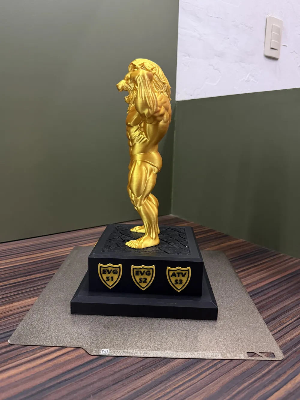 Gym lion throphy - Free 3D Print Model - MakerWorld