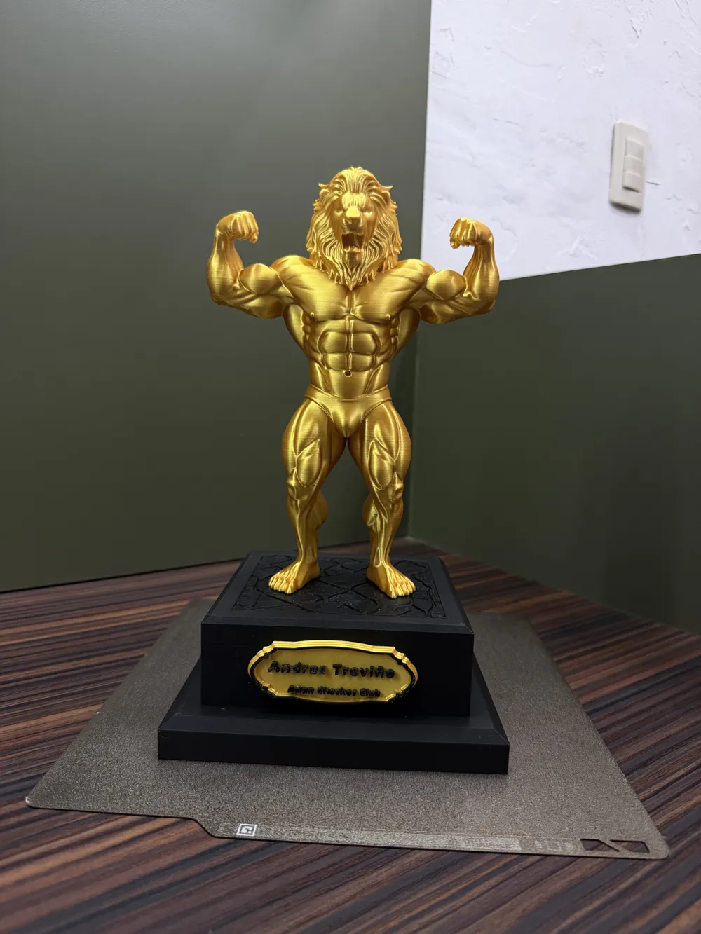 Gym lion throphy - Free 3D Print Model - MakerWorld