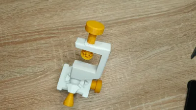 Vice with hinge by Yakuza MakerWorld: Download Free 3D Models