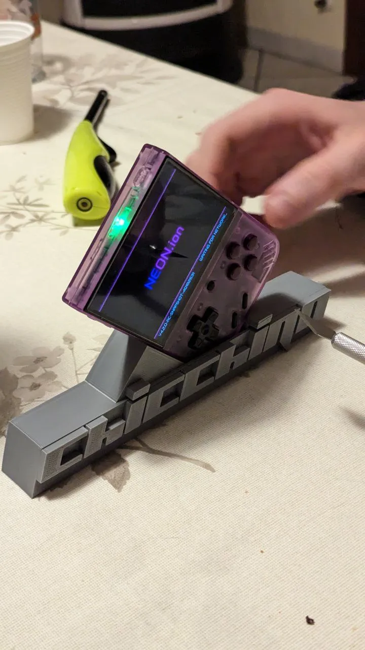 Miyoo Mini Plus Chicchino Dock Stand Remixed by Federico Matteoni - MakerWorld