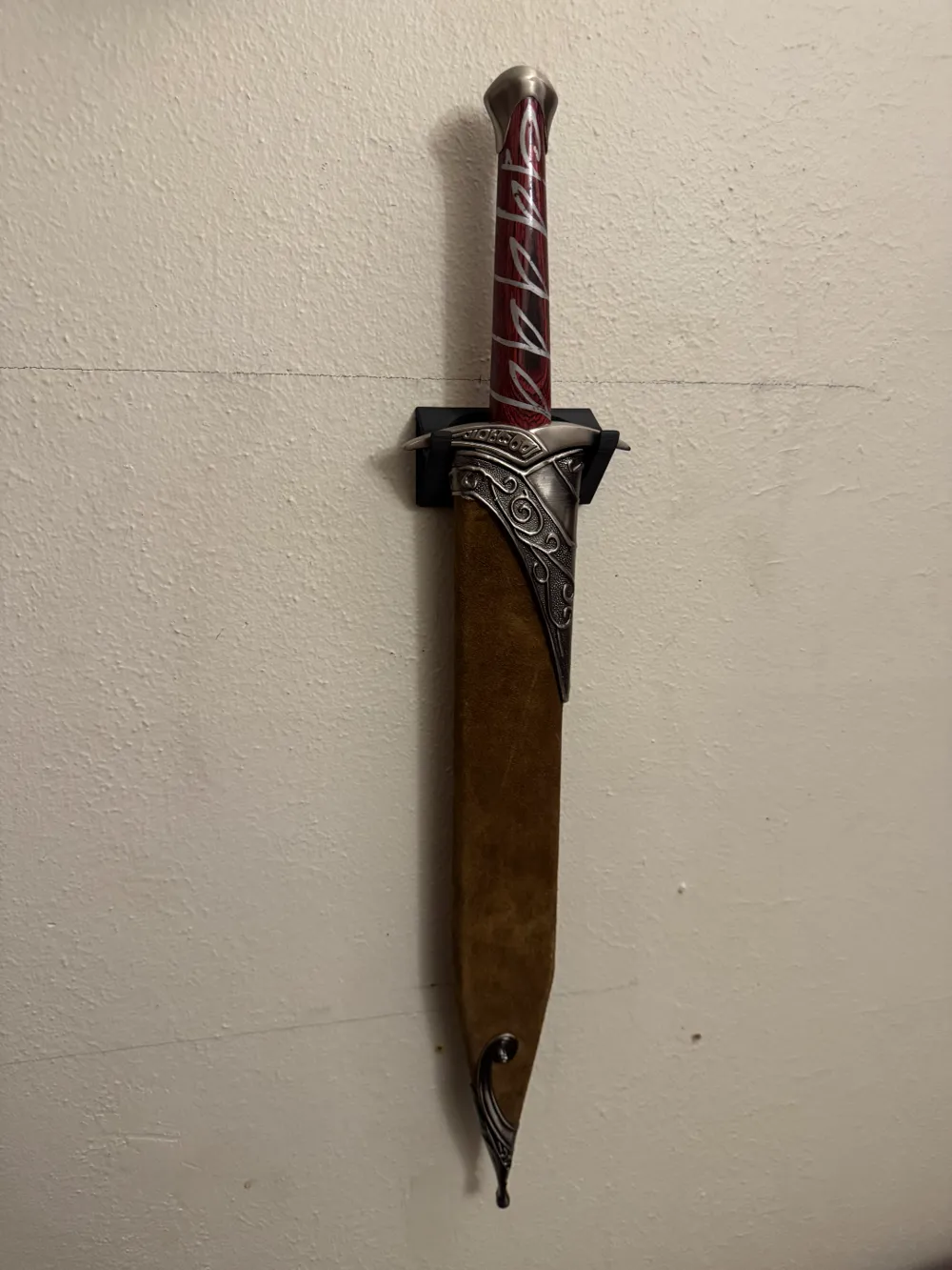 Sword Wall Mount or display by maxbls16 - MakerWorld
