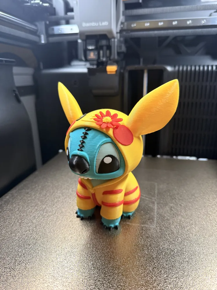 Stitch en disfraz de Pikachu - Modelo de impresión 3D gratuito - MakerWorld