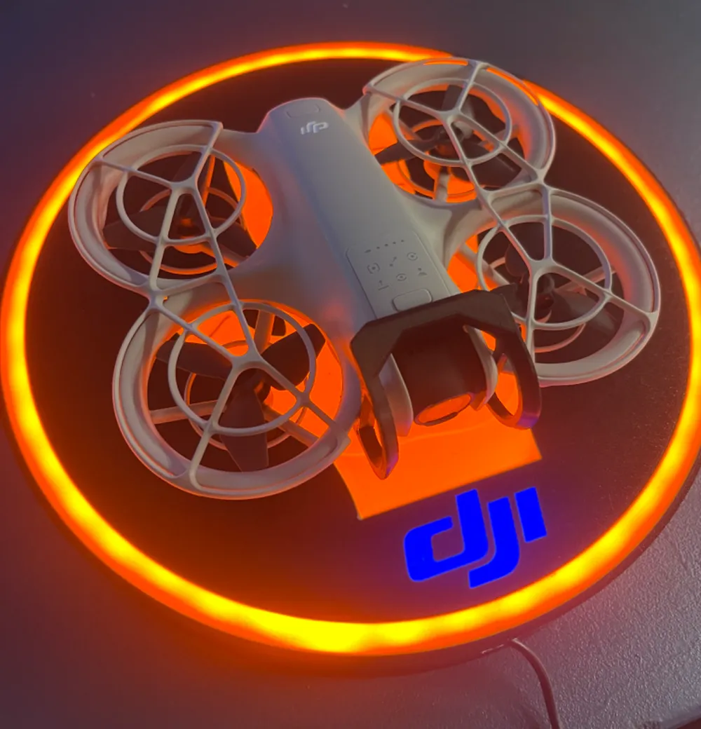 DJI Neo Hand landing pad (illuminated) by 3Damigos - MakerWorld