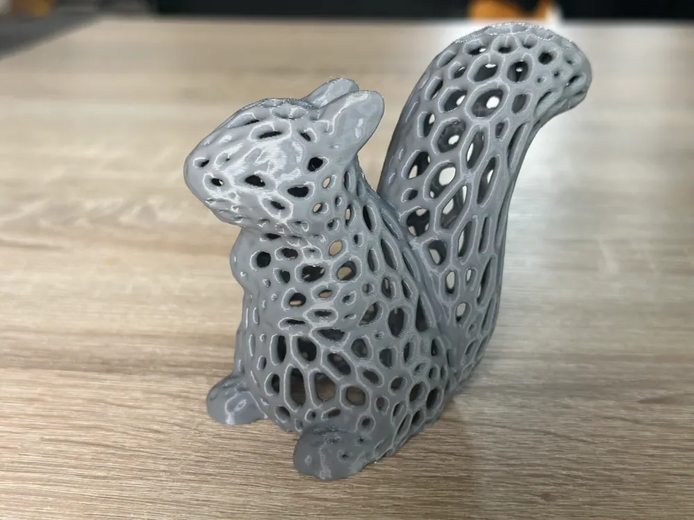 cute squirrel voronoi model by kisik20 - MakerWorld