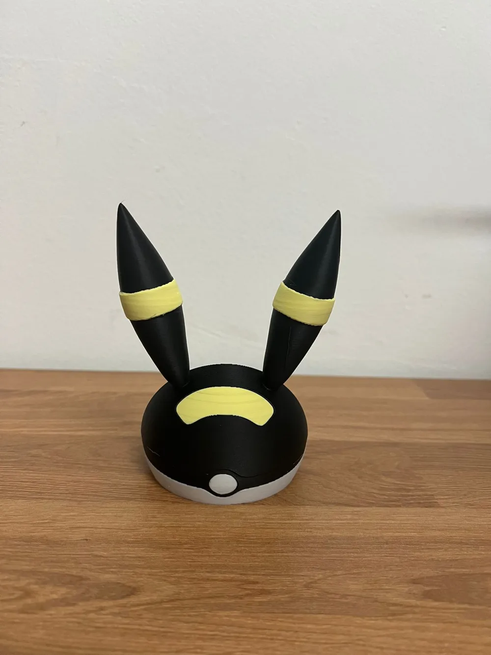 Umbreon Poké Ball Graded Card Stand - Free 3D Print Model - MakerWorld