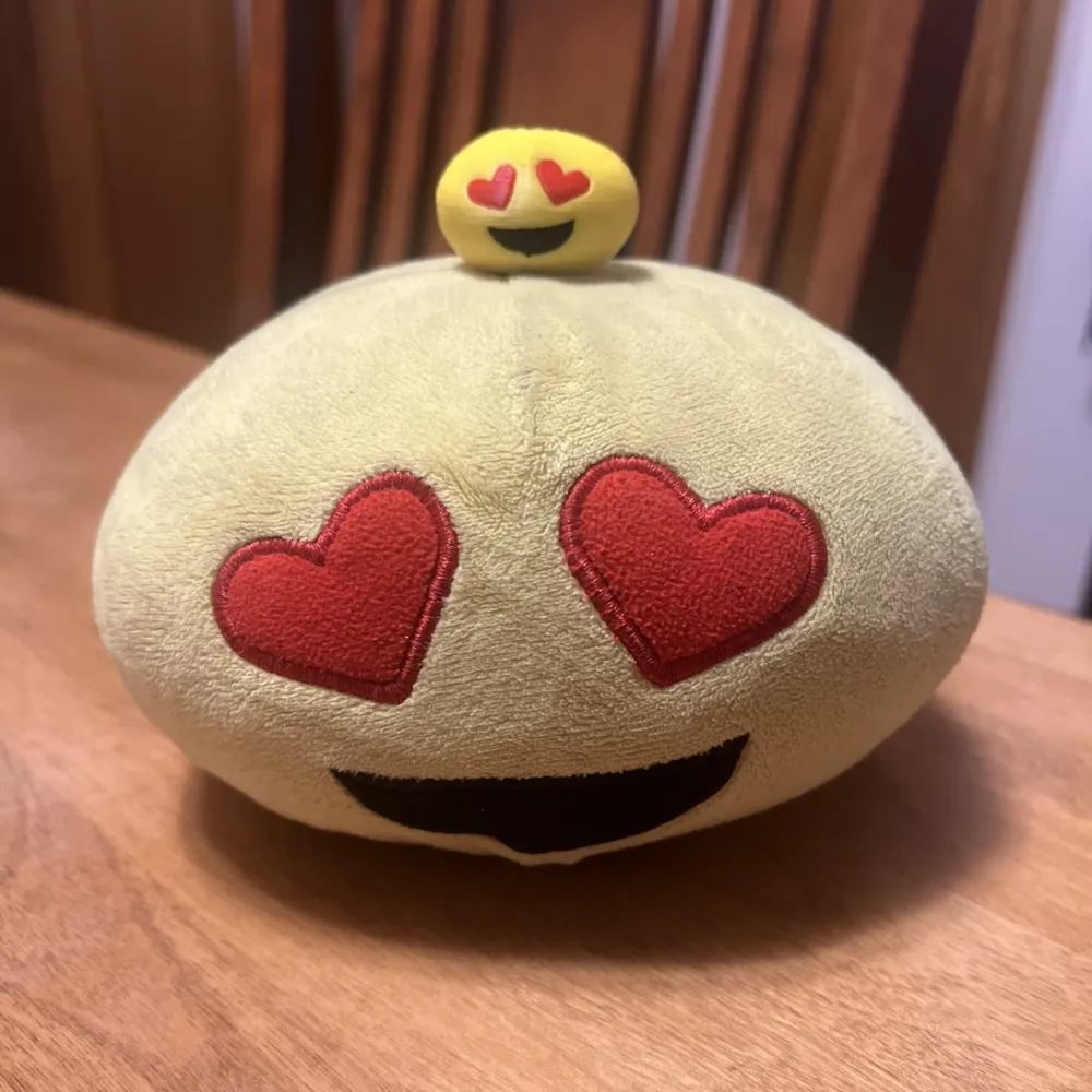 Baby Orb - 3D Replica of orb plushy with heart eye by Shizmo36 - MakerWorld