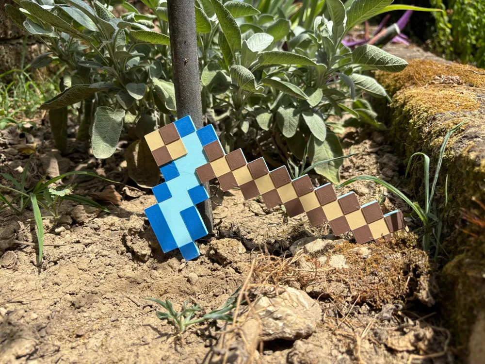 Azada de Minecraft por IceGabrielito MakerWorld: Descarga Modelos 3D ...