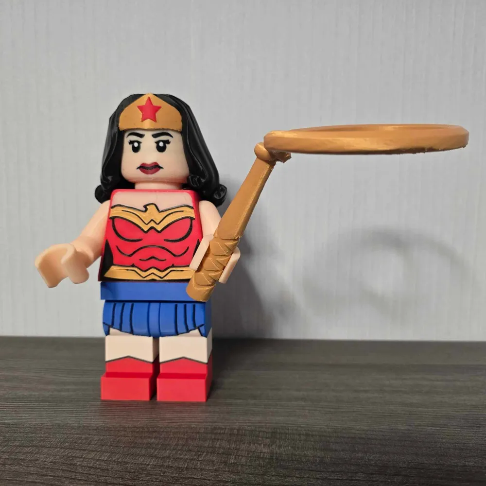 Big Brick * Wonder Woman * 500% * DC by cBoLsmUiEc - MakerWorld