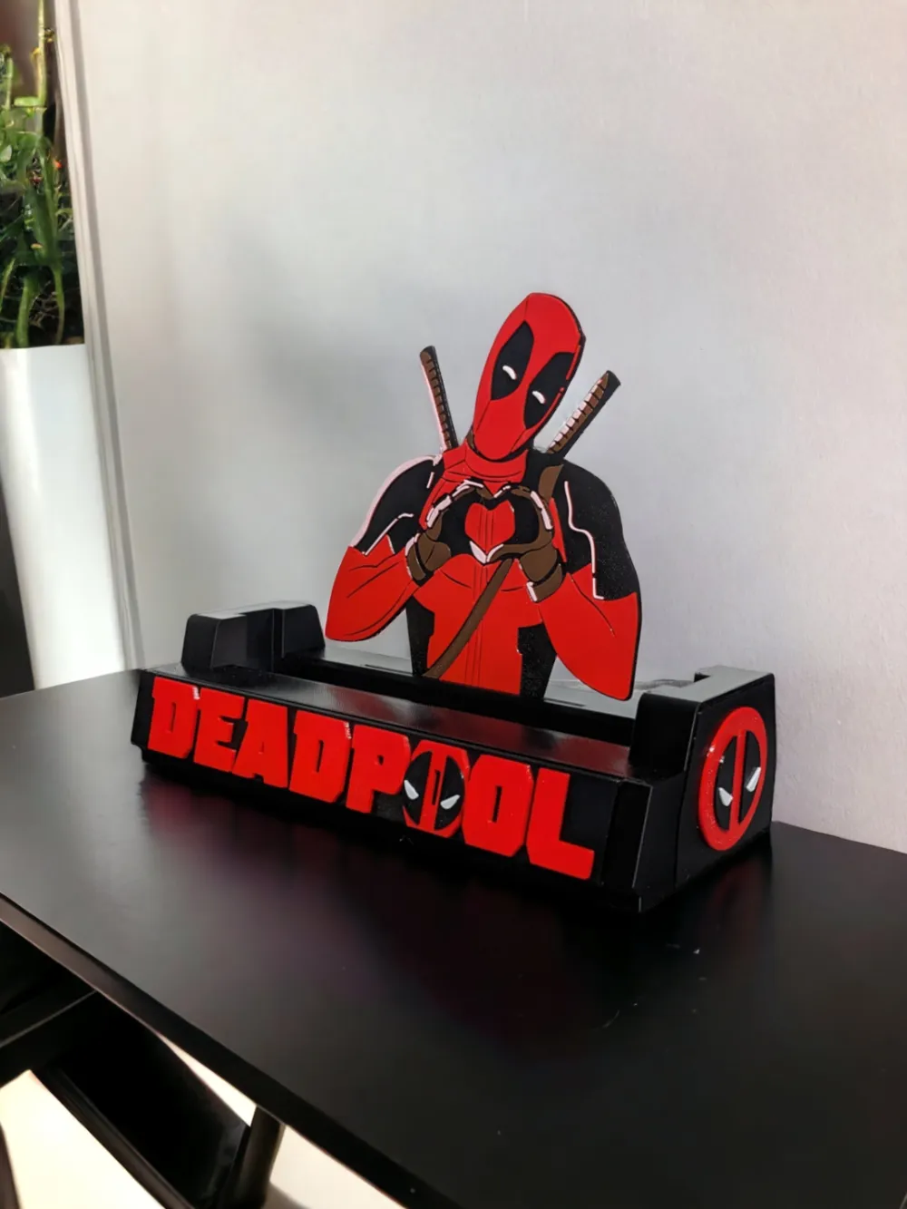 Deadpool Comic Book Stand - Graded Comics by standitupstoreMakerWorld ...