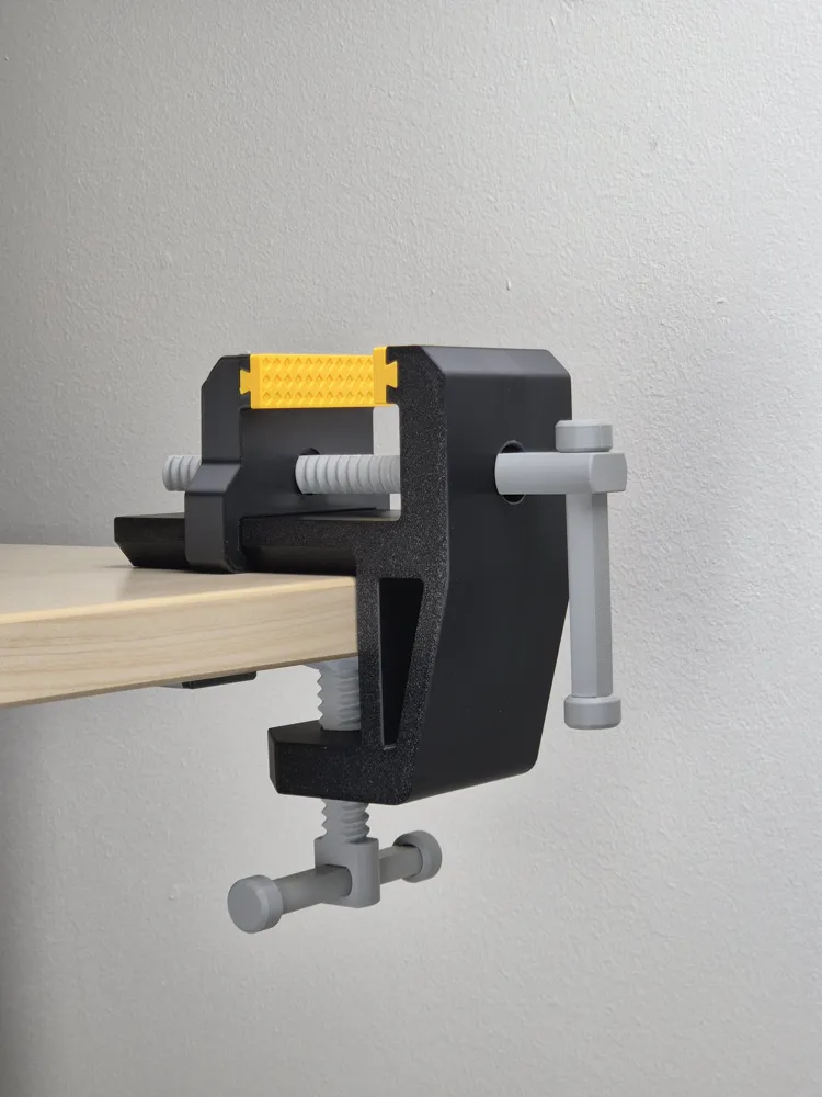 100% 3D-Printed Bench Vise by STLsupplier MakerWorld: Download Free 3D ...