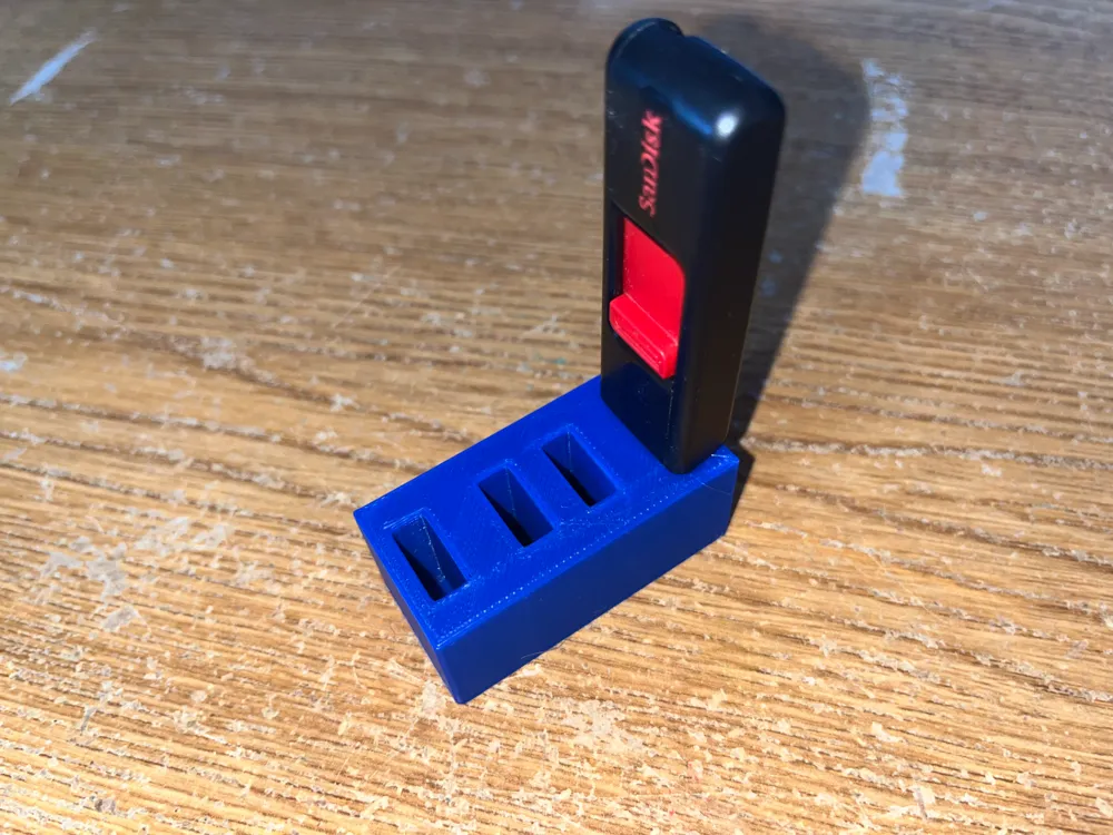 USB Drive/Type-A Stand by Laughing Cat Creations - MakerWorld