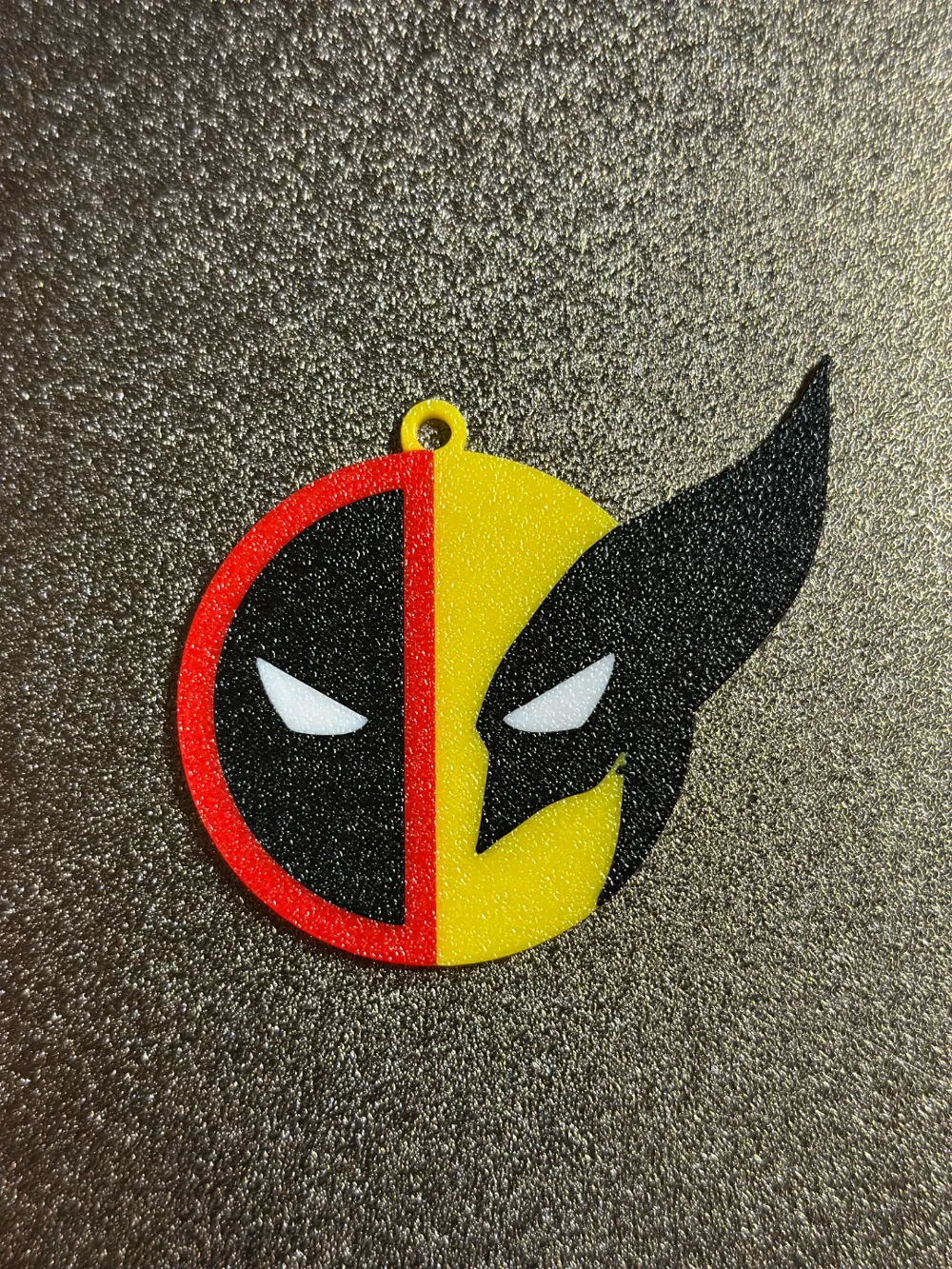 Deadpool & Wolverine keychain by luciano.brek - MakerWorld