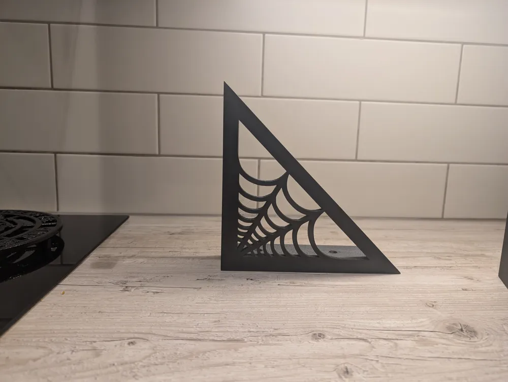 Shelf Bracket with internal Web pattern - Free 3D Print Model - MakerWorld