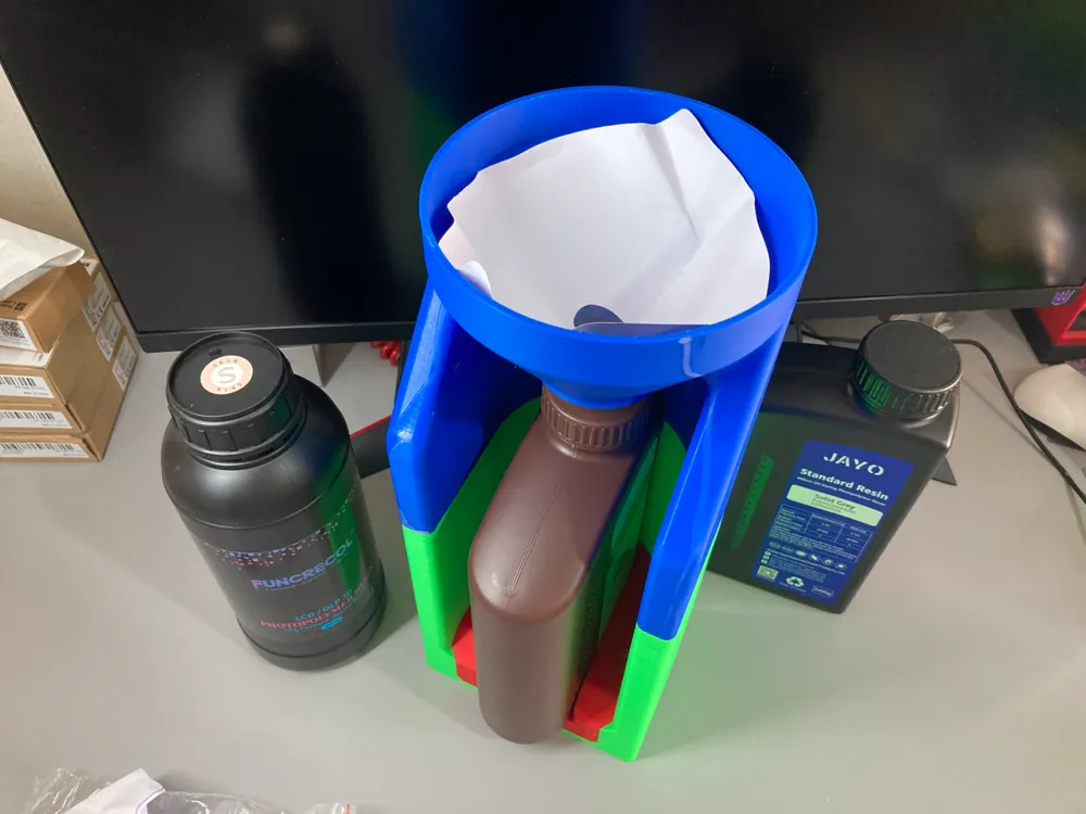 Resin funnel bracket by 秋瑟意浓MakerWorld: Download Free 3D Models