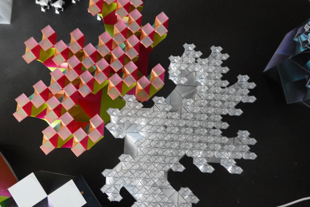 Developing Dragon Curve Fractal Lamp. by Dub-Bub - MakerWorld