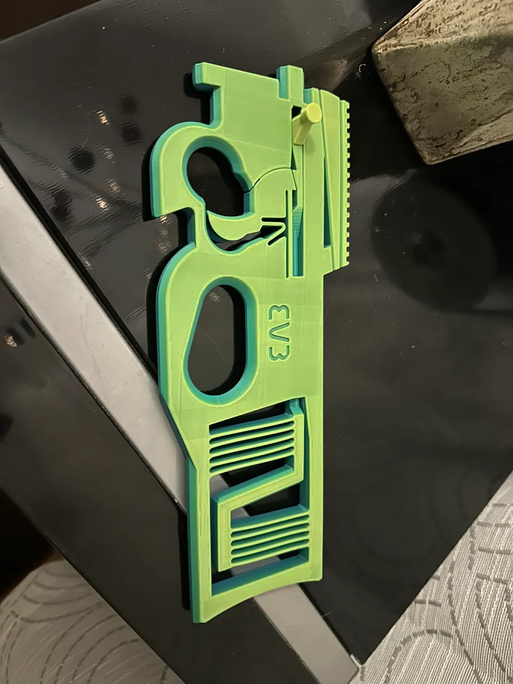 Compliant Nerf Blaster P90 (remix w/ more darts) Remixed by theGlitch - MakerWorld