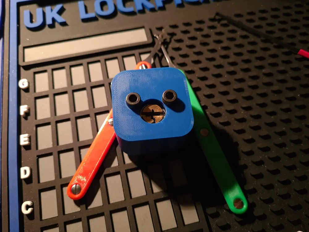 Rim Cylinder holder for re-pinning by Jbcdu87 - MakerWorld