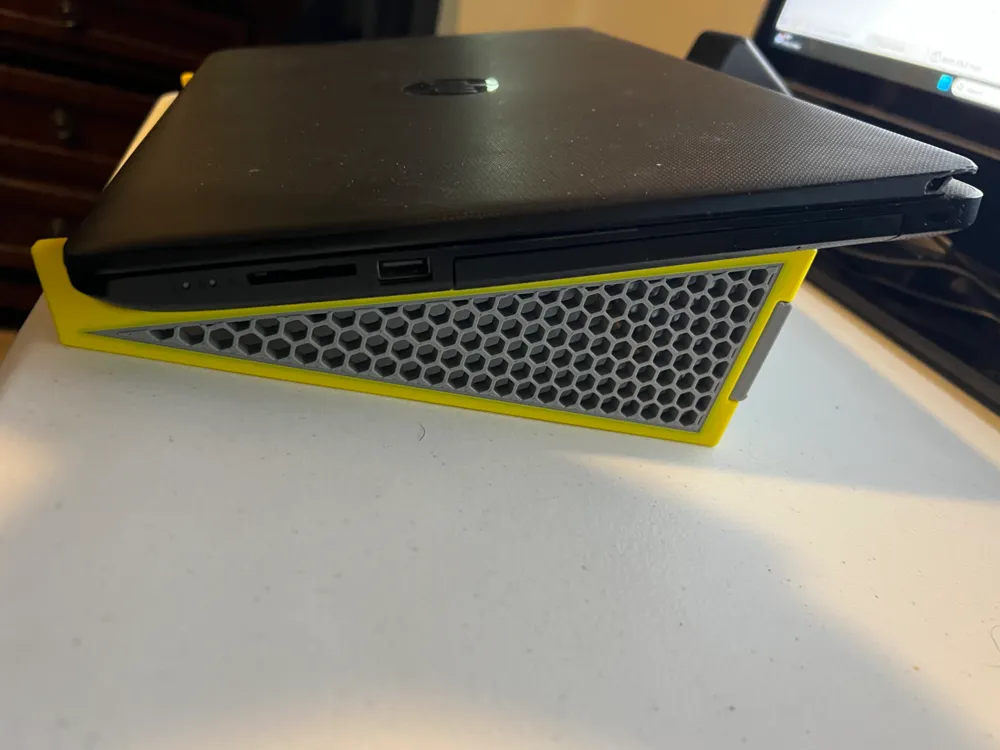 Collapsible Honeycomb Laptop Stand by ChaosDad18 - MakerWorld