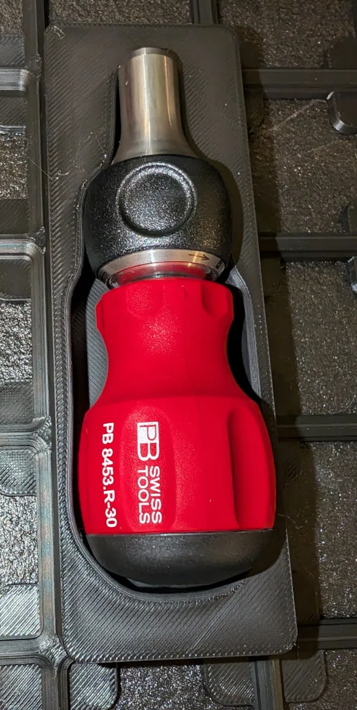 Gridfinity PB Swiss Stubby Ratchet Screwdriver by temmu - MakerWorld