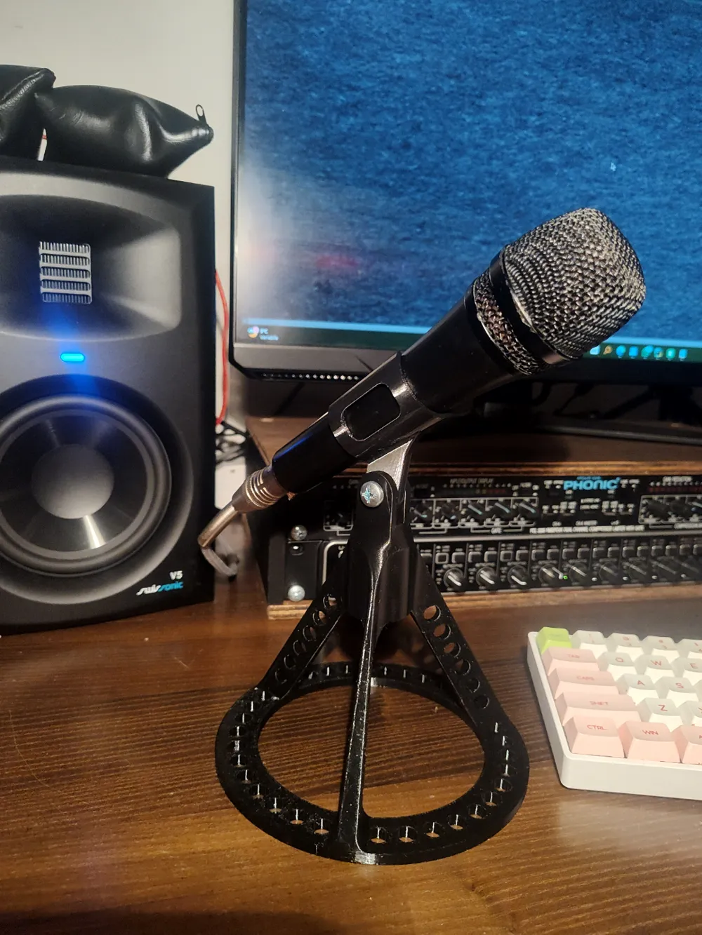 Desktop Mic Stand - Free 3D Print Model - MakerWorld