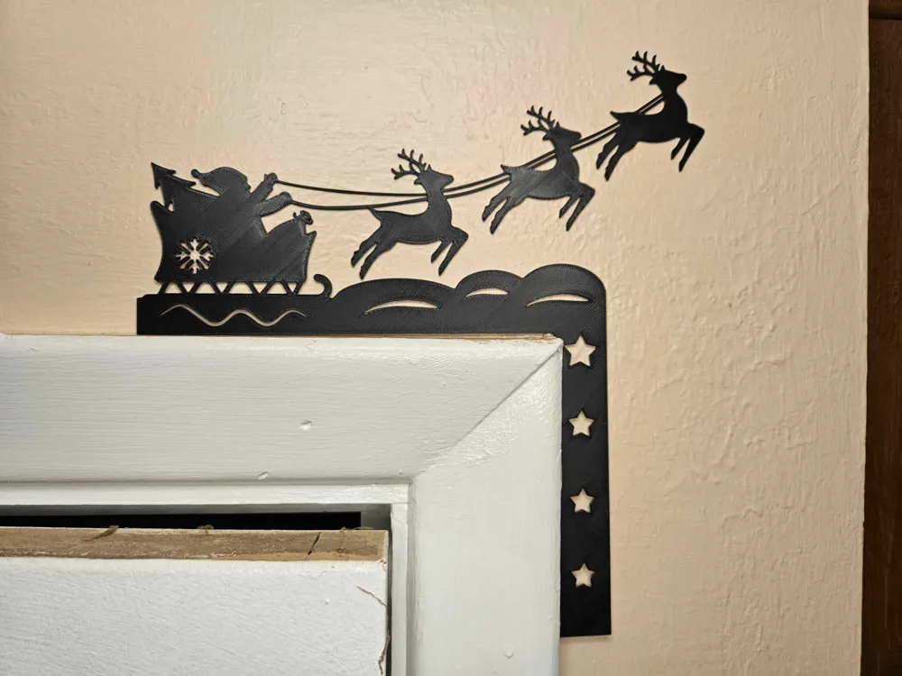 Santa's On His Way Door Corner Topper by Ocular Dynamic - MakerWorld