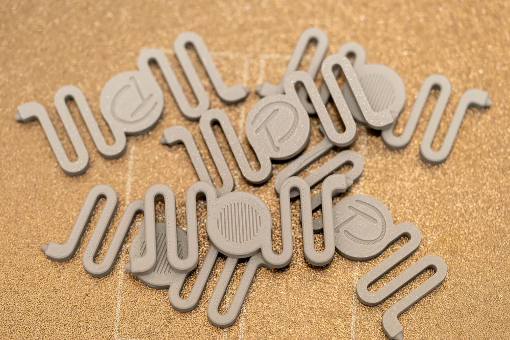 Springy Filament Clip - Bambu Lab Spools by DT MakerWorld: Download ...