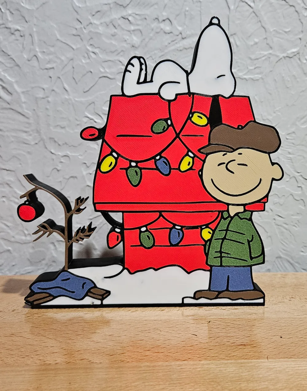 Snoopy & Charlie Brown with Doghouse by McDanielDesigns - MakerWorld
