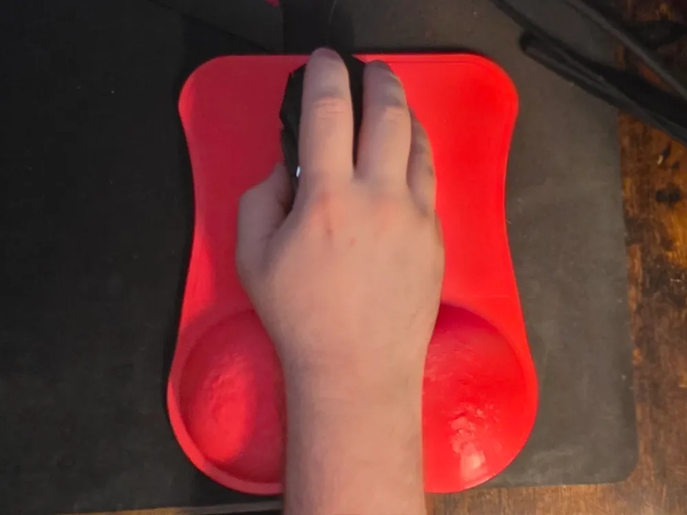 The Cheeky Mousepad - TPU wrist support by TheBluCosmonaut MakerWorld ...