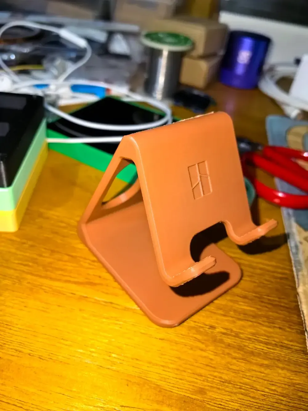 Bambu Lab Mobile phone holder - Free 3D Print Model - MakerWorld