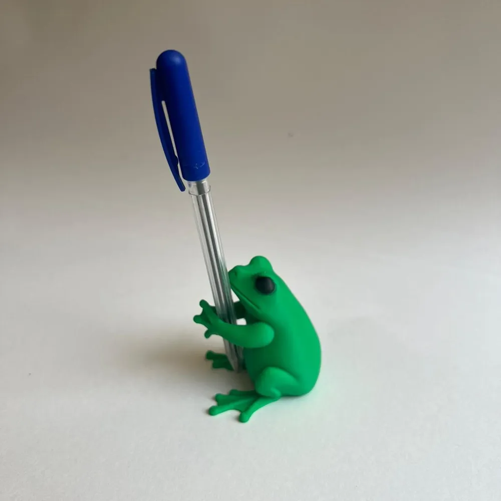 Frog Pen Holder (AMS - NO AMS) - Free 3D Print Model - MakerWorld