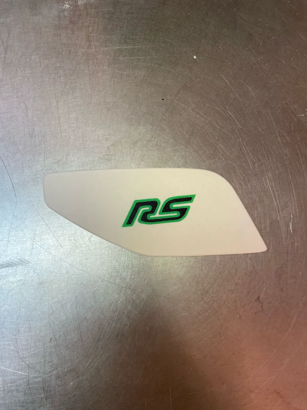 End caps with RS logo for 911 spoiler shelf - Free 3D Print Model ...