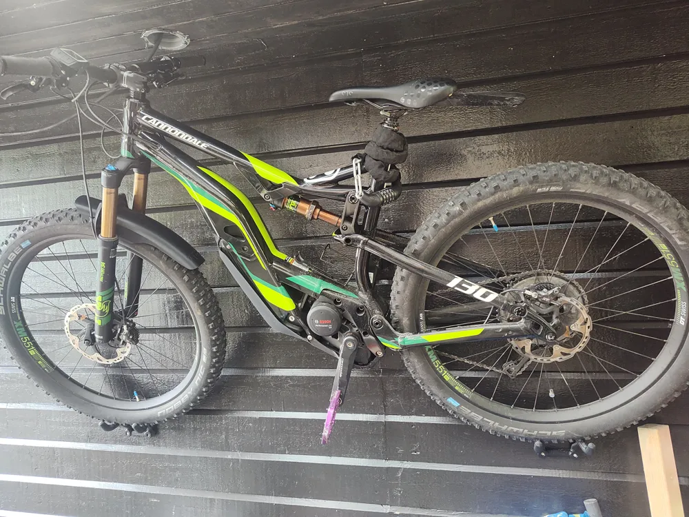MTB Wall mount for 27,5 PLUSS wheels Remixed by Omerdal MakerWorld ...