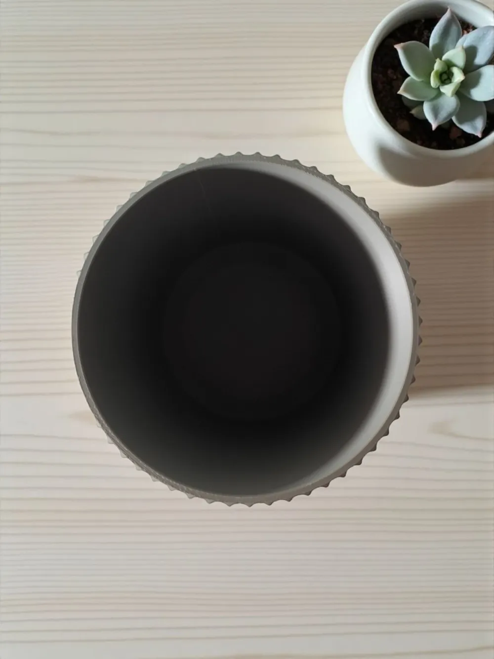 Modern ribbed kitchen utensil holder - Free 3D Print Model - MakerWorld