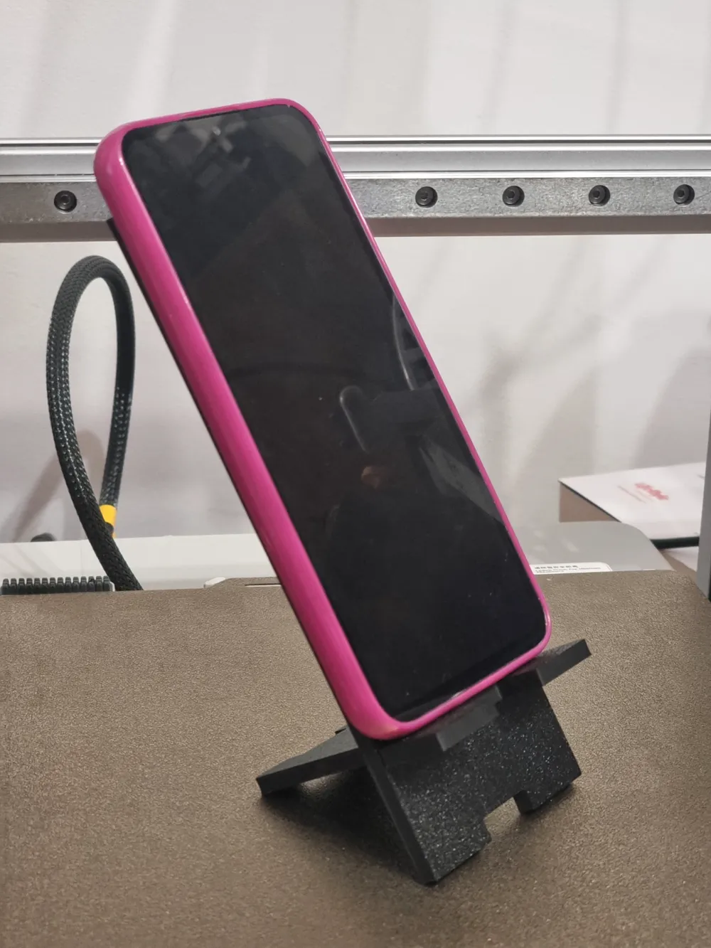 Simple Phone Stand - 2 Pieces by Alin - MakerWorld