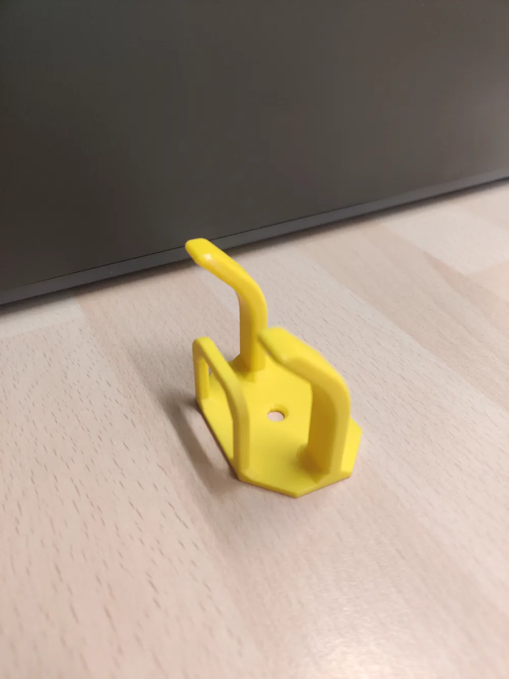 Cap Wall Mount by 3D Print Vision - MakerWorld