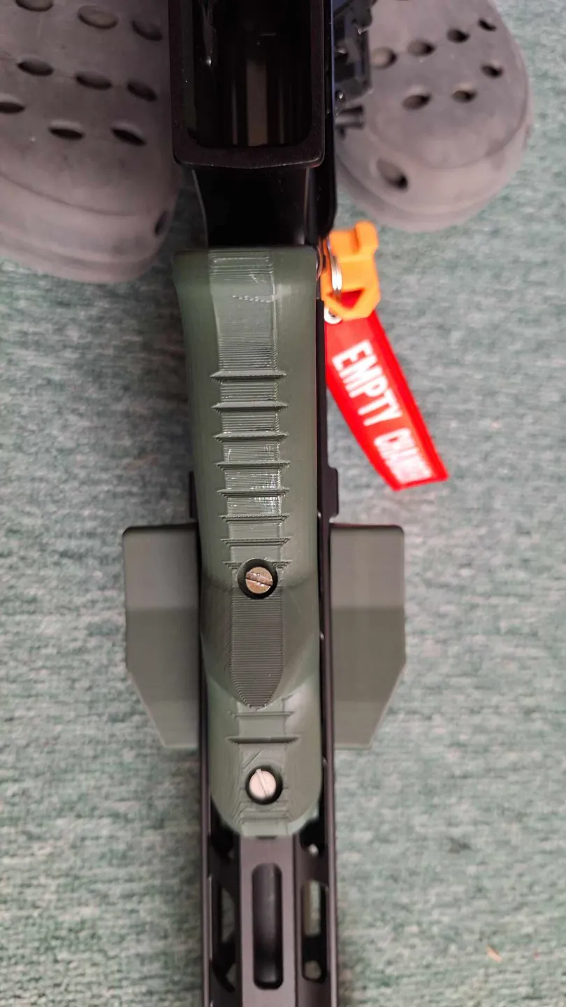 Thumb handle for gun by Alesh - MakerWorld