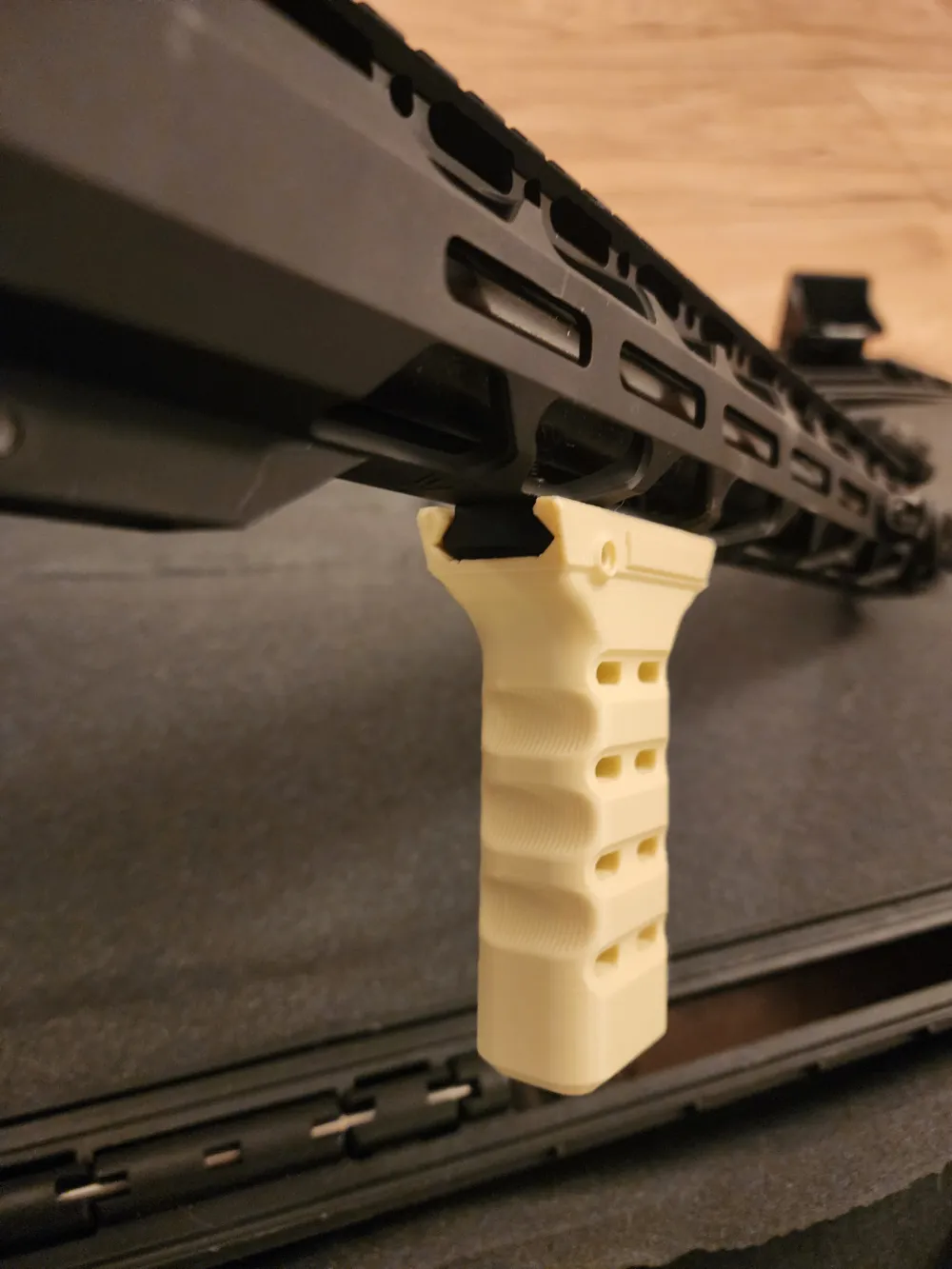 Picatinny Foregrip V7 | Airsoft - AR15 - NERF by GrawvyRobber - MakerWorld