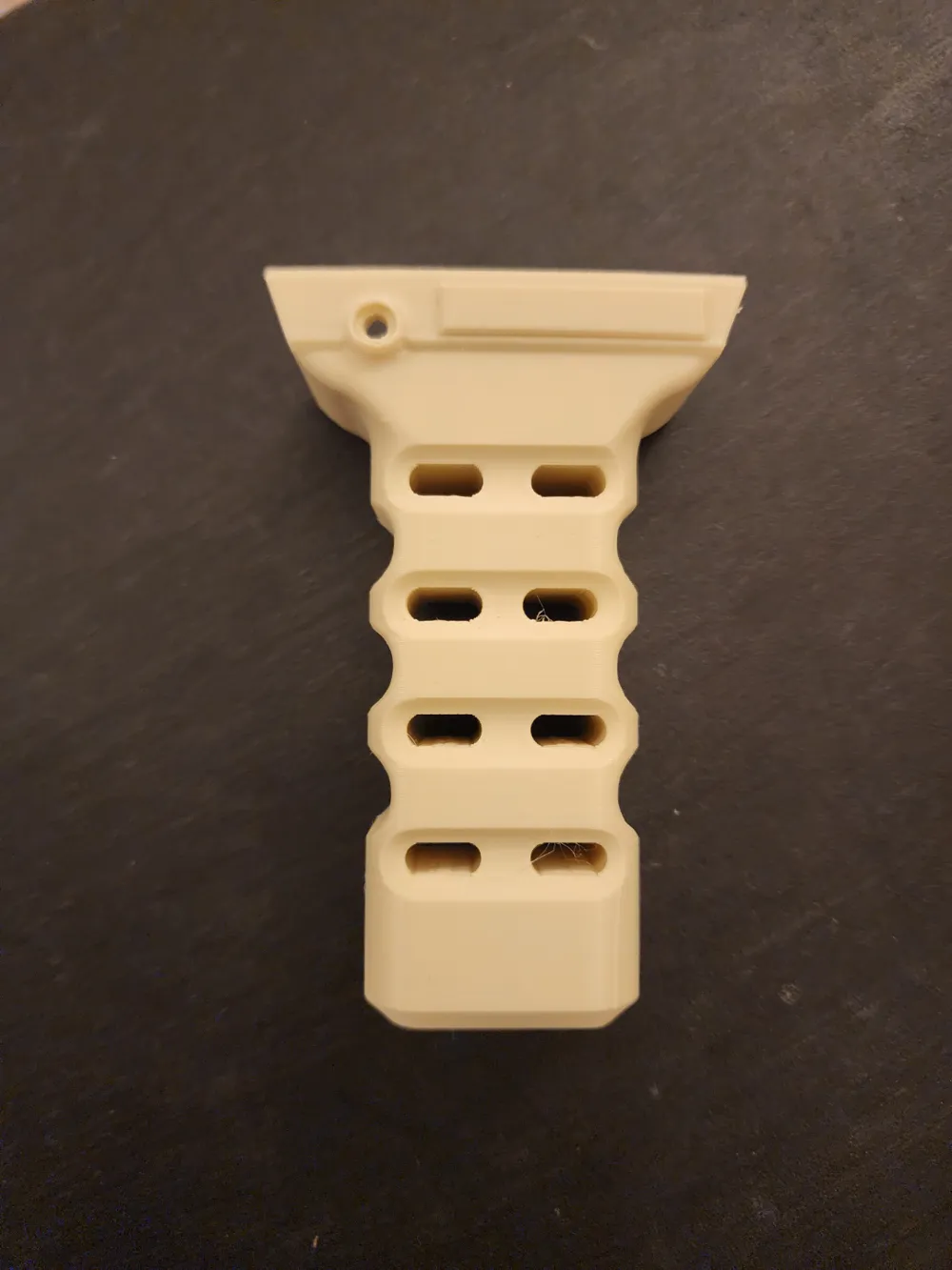 Picatinny Foregrip V7 | Airsoft - AR15 - NERF - Free 3D Print Model ...