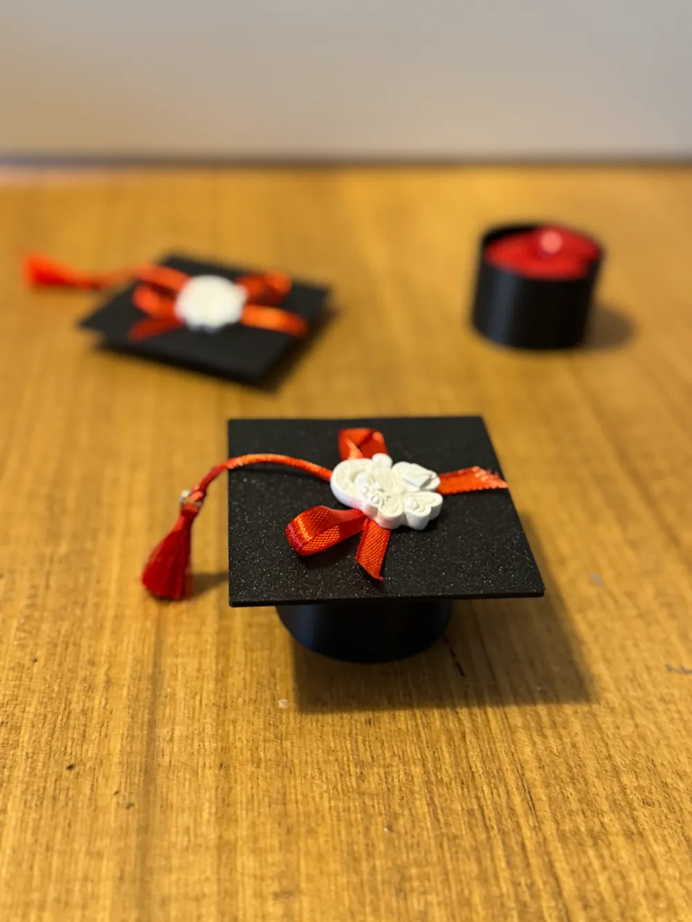 fancy sweet-box Bachelor Degree university gown by LucaButtignol MakerWorld: Download Free 3D Models