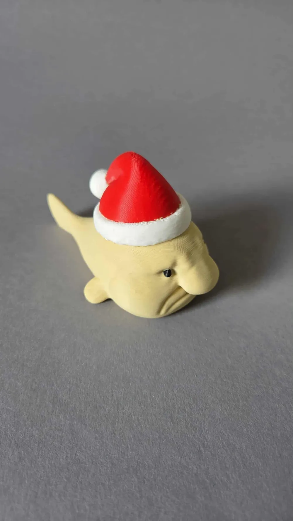 Blobfish Papá Noel por PeterP MakerWorld: Descarga Modelos 3D Gratuitos