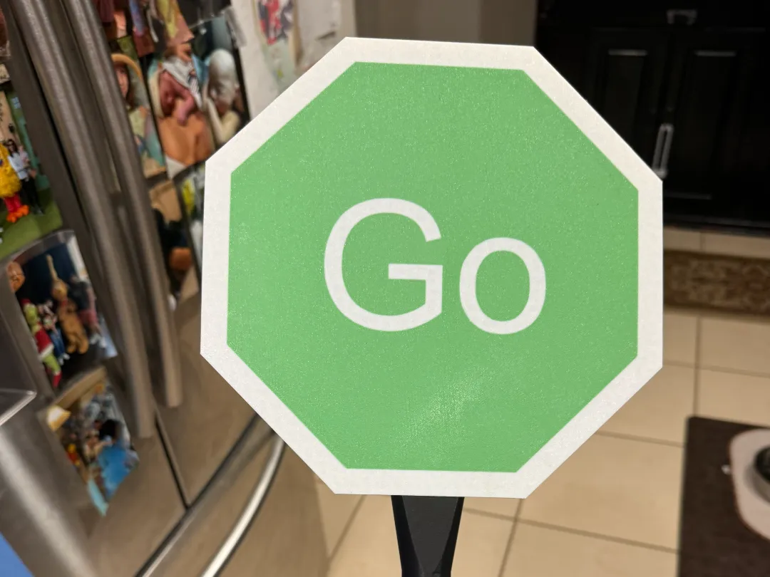 Reversible Stop/Go Sign - Free 3D Print Model - MakerWorld