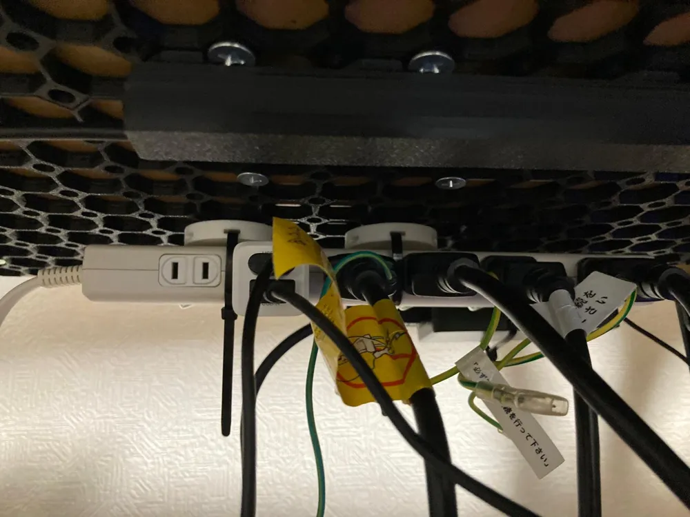 Multiboard underware zip-tie holder by Ammar Naser Eddin MakerWorld ...