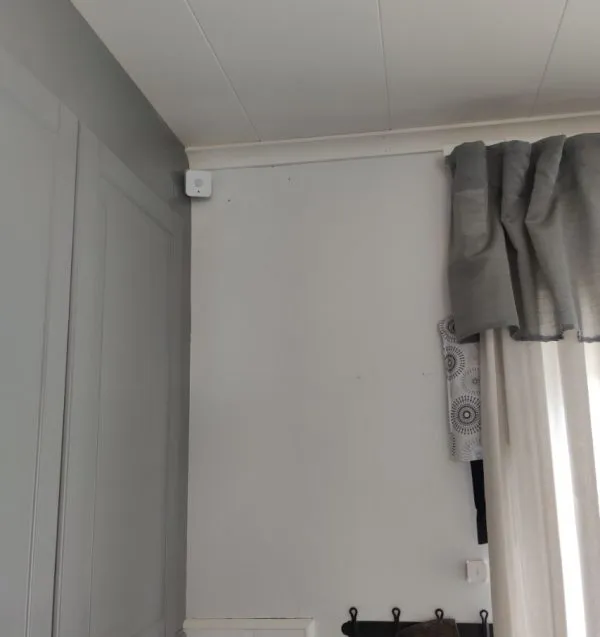 Philips Hue motion sensor corner mount by Automatiserar.se - MakerWorld