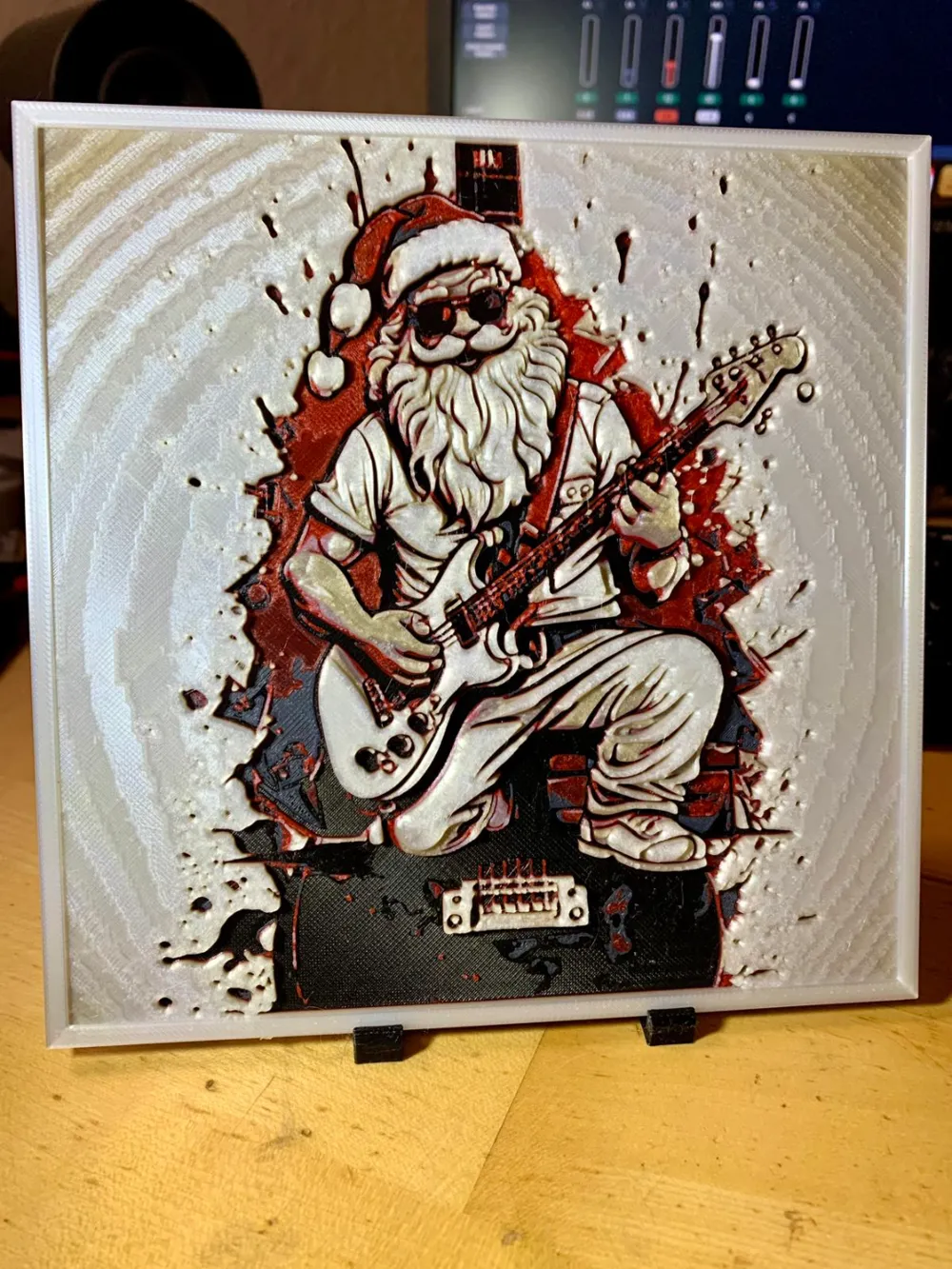 Hard Rock Santa Hueforge 4 or 6 colors by RobinLeon - MakerWorld