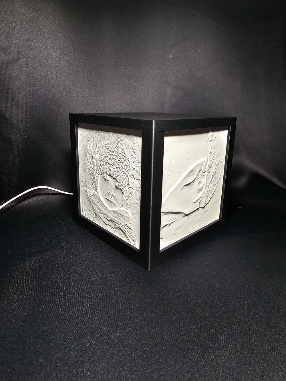 Lithophane Box for led lamp kit 001 by Tipicard - MakerWorld