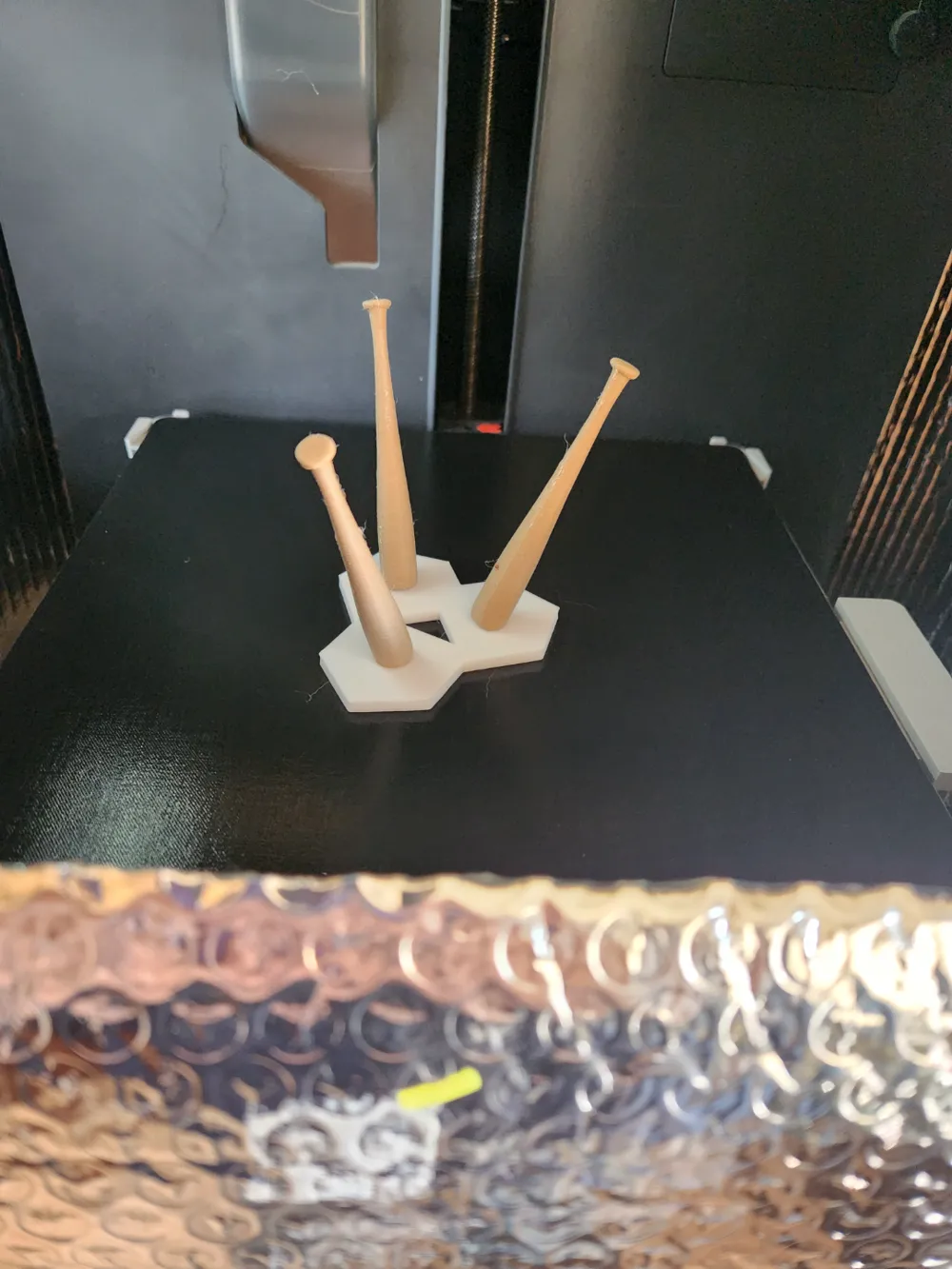 baseball bat bank stand by Snugs-3D MakerWorld: Download Free 3D Models