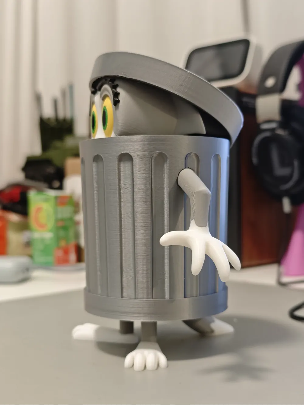 Sneaky "TOM Trash Can" - Free 3D Print Model - MakerWorld
