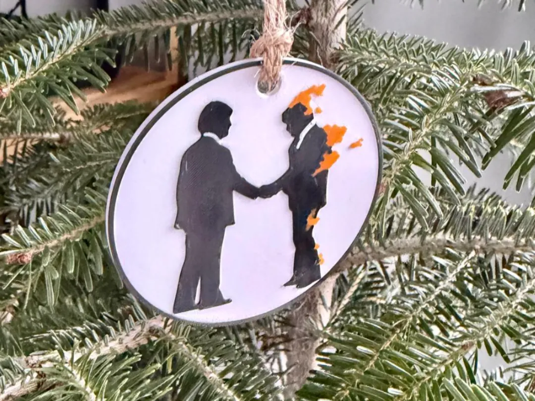 Pink Floyd Christmas Ornament/Keychain - Free 3D Print Model - MakerWorld