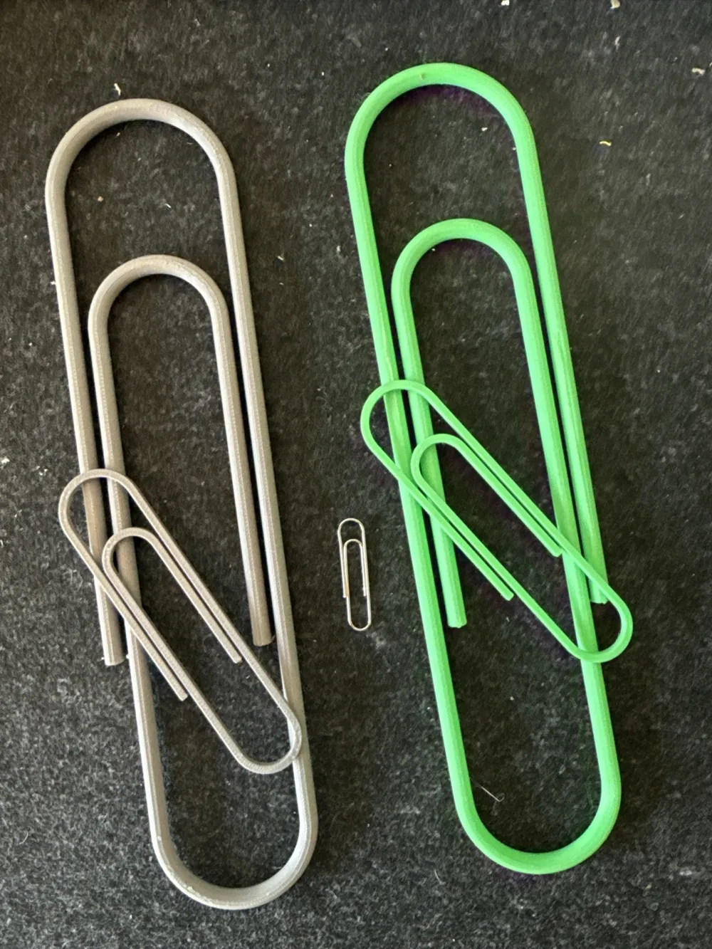 Giant Parametric Paper Clip - Free 3D Print Model - MakerWorld