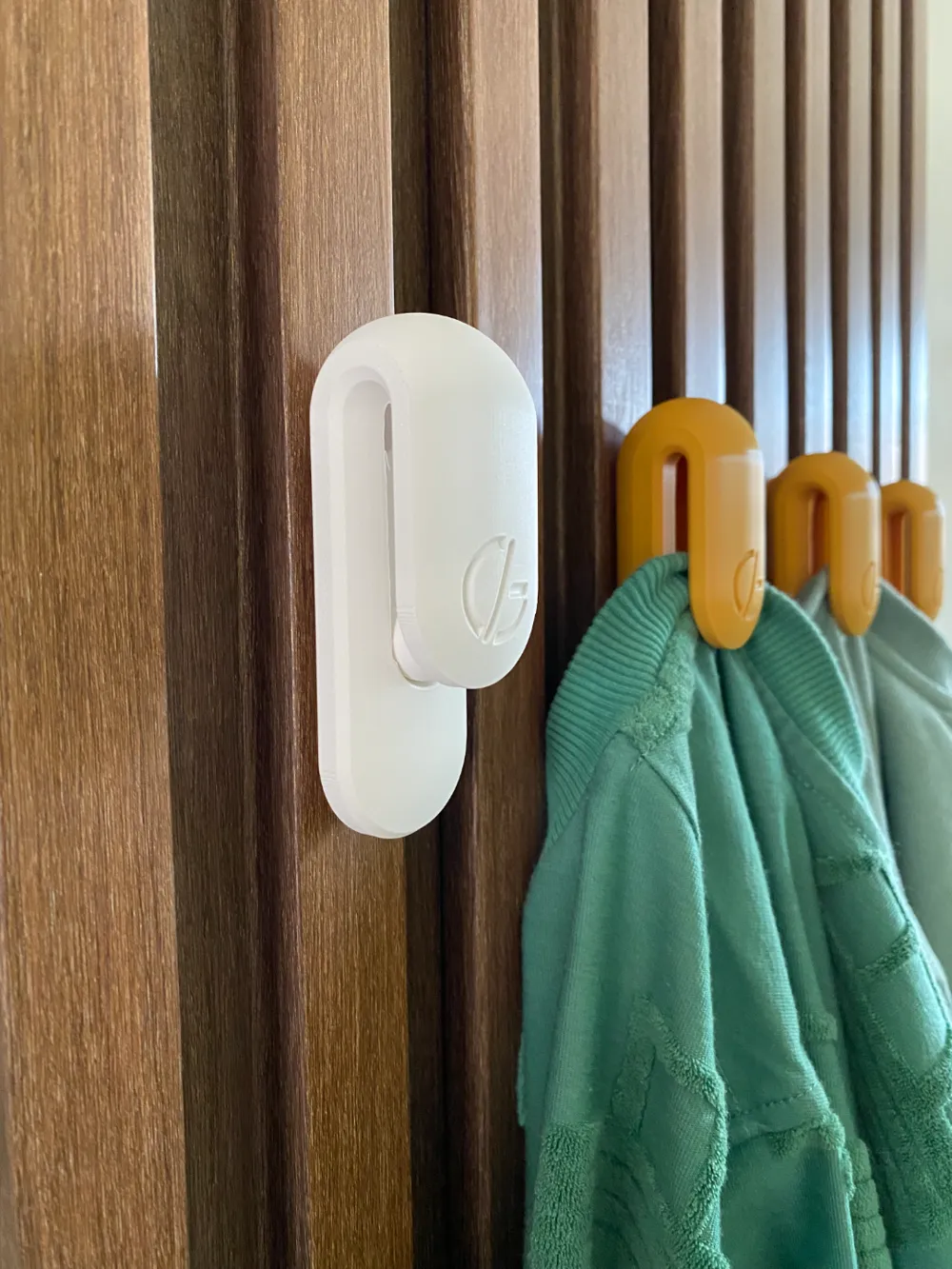 Gravity Wall Hanger - Fast Print - Free 3D Print Model - MakerWorld